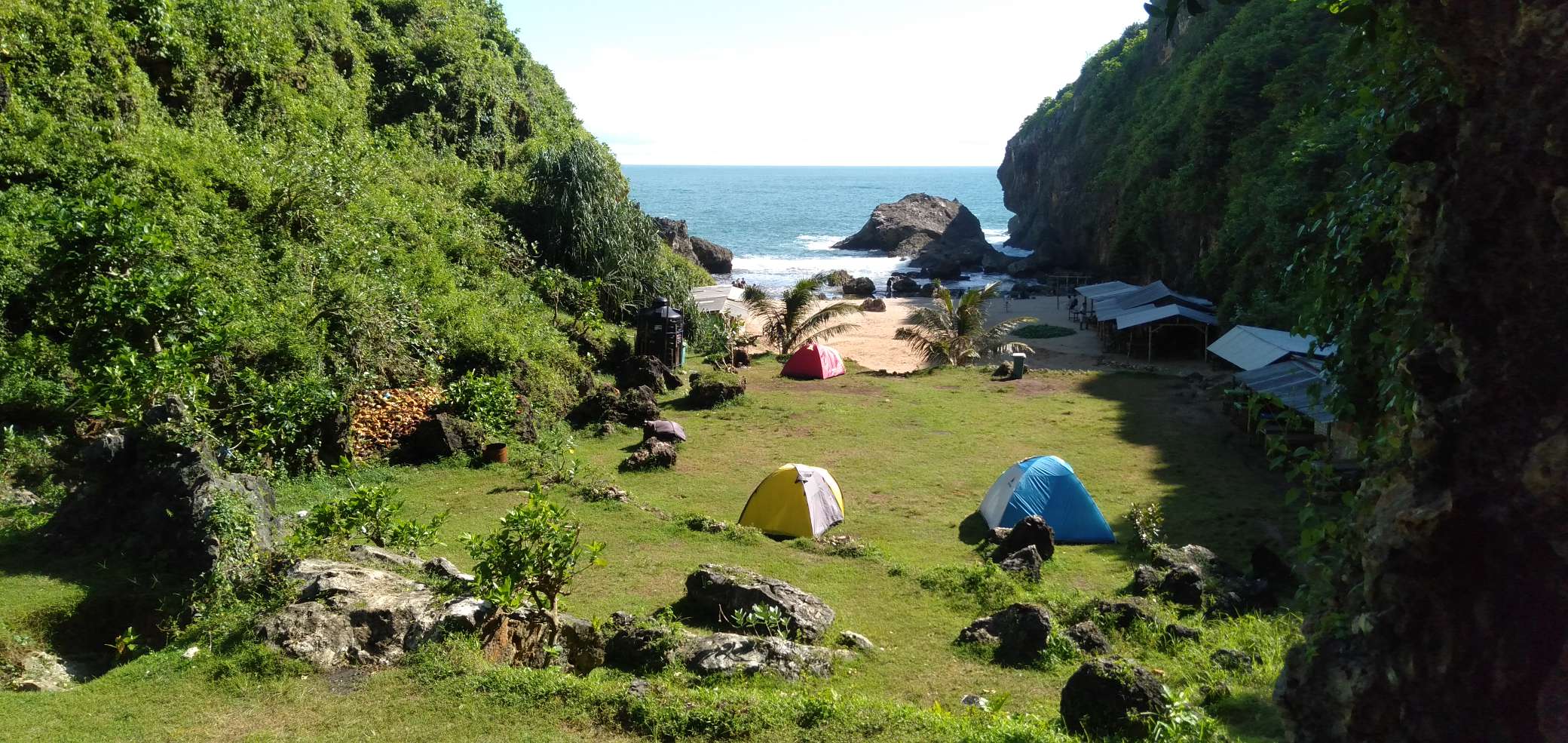 Pantai Wohkudu Pilihan Buat Ngecamp - Wisata Gunungkidul